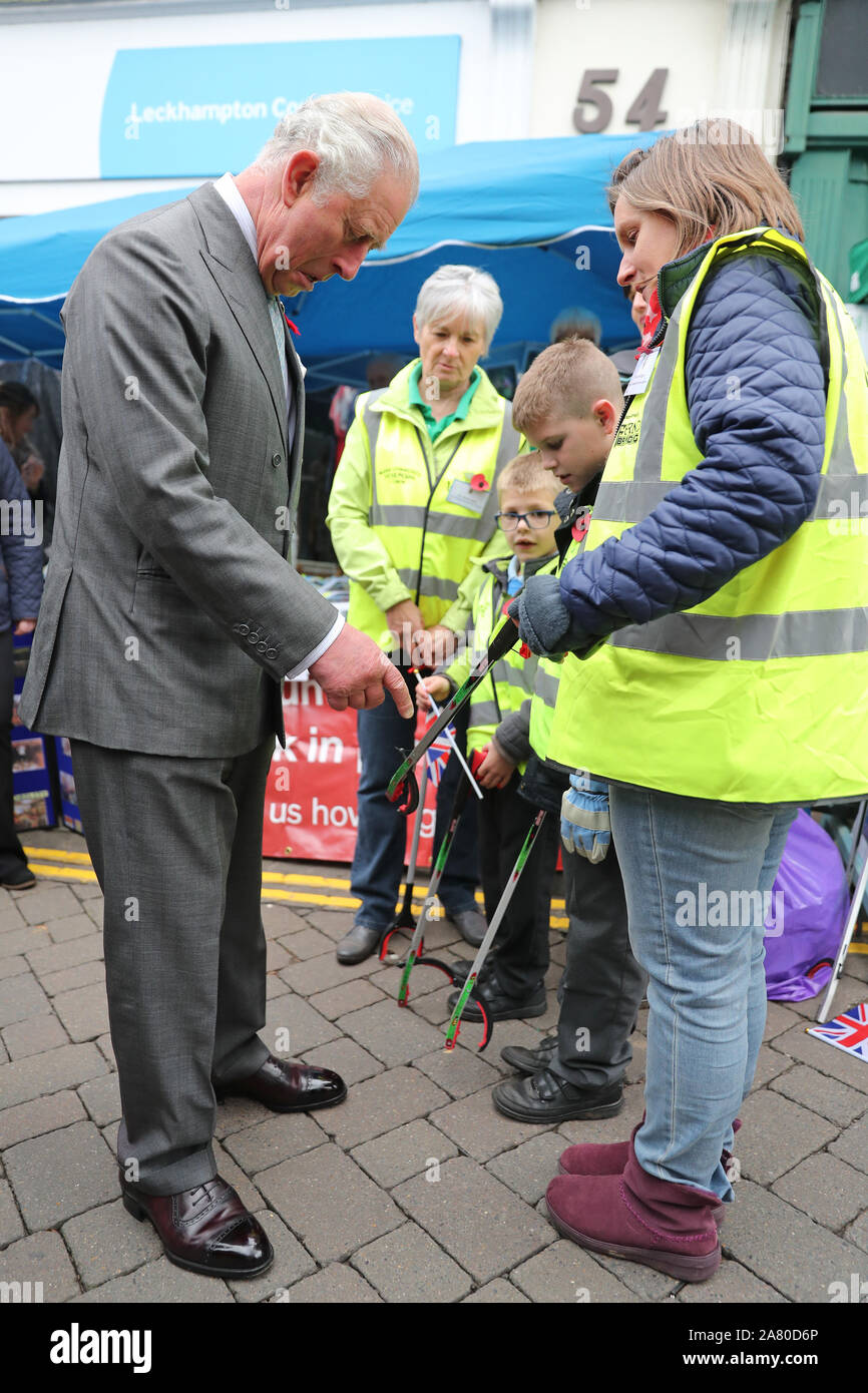 The Prince of Wales meets the meets the 'Ross little pickers,' local ...