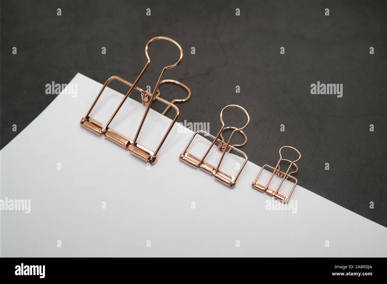 Clipped paper hi-res stock photography and images - Alamy