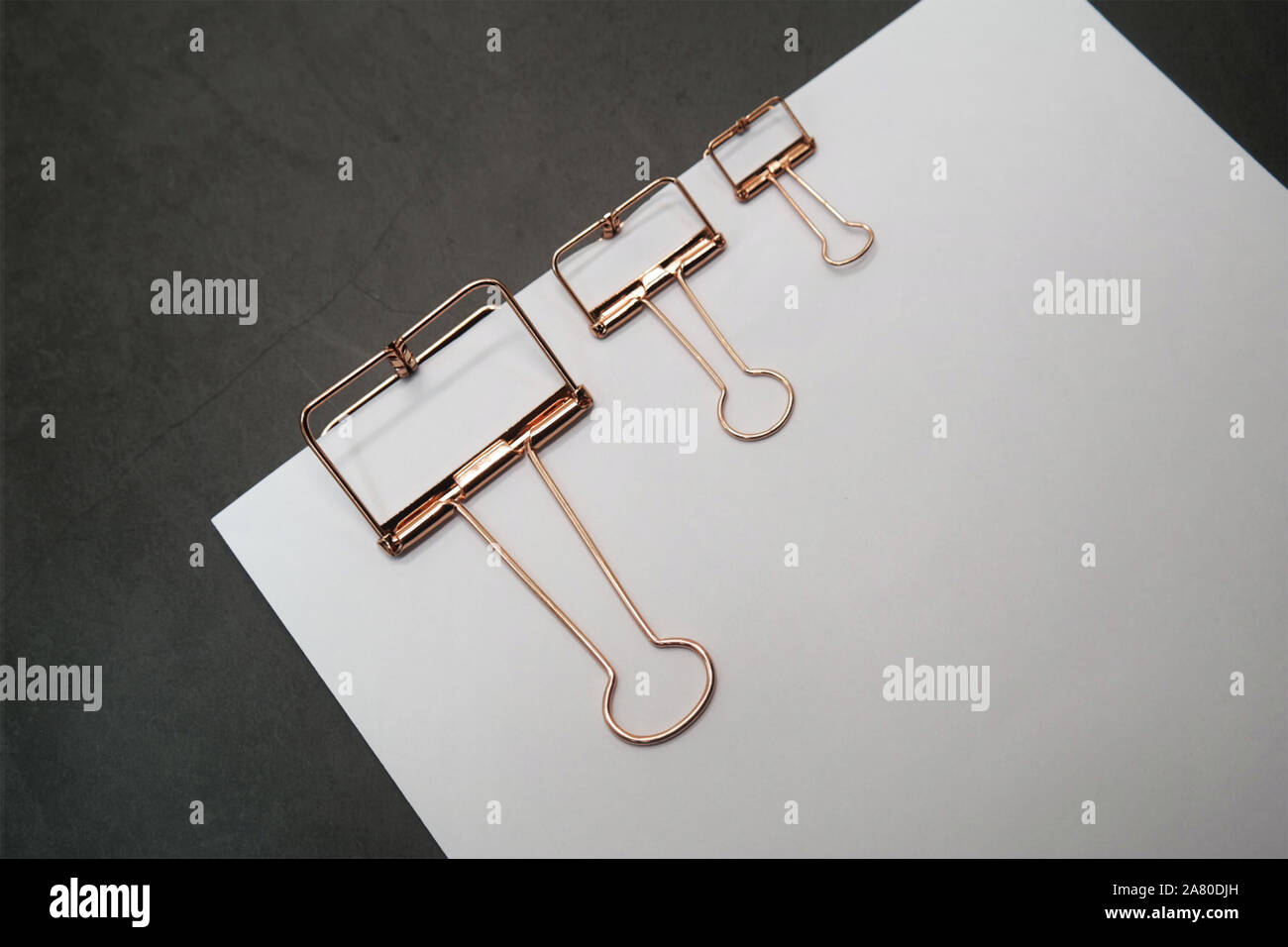 Clipped paper hi-res stock photography and images - Alamy