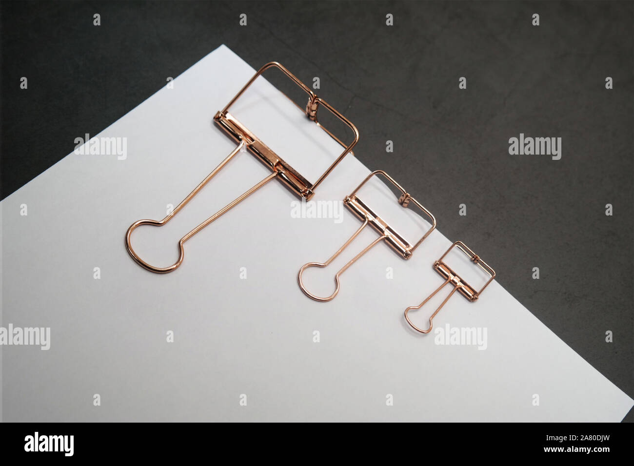 Clipped paper hi-res stock photography and images - Alamy