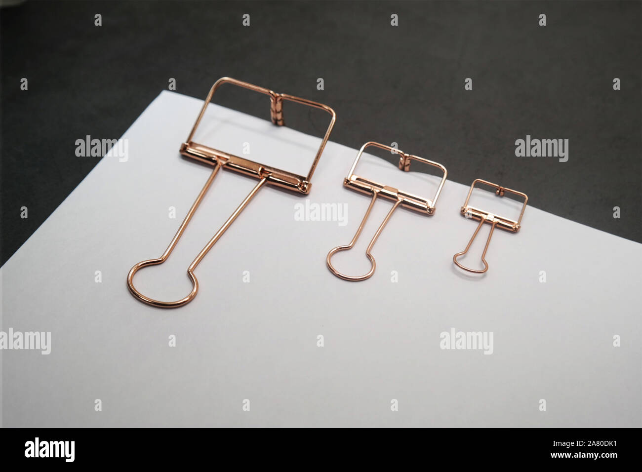 Clipped paper hi-res stock photography and images - Alamy