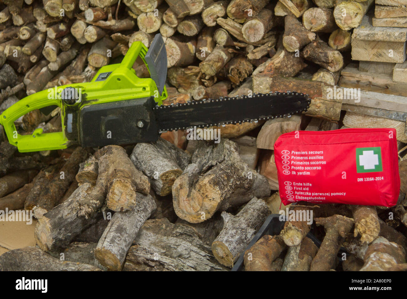 Electric saw accident hi-res stock photography and images - Alamy