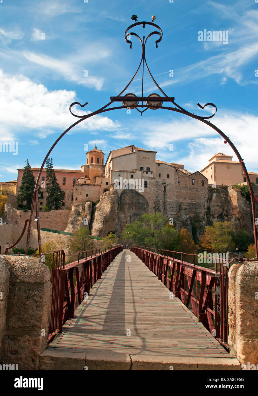 Cuenca bridge hi-res stock photography and images - Alamy