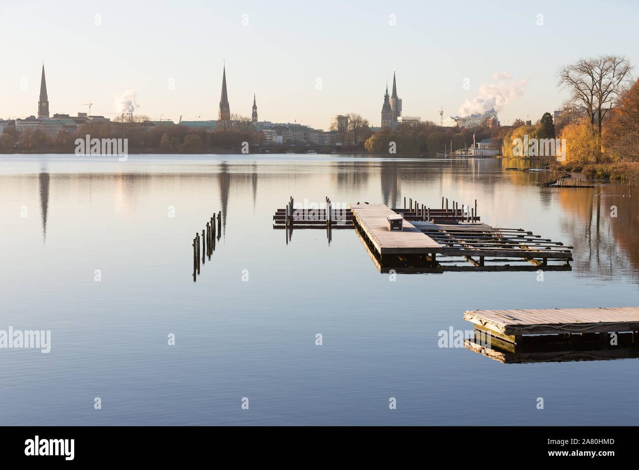 Outer alster lake to city hi-res stock photography and images - Alamy