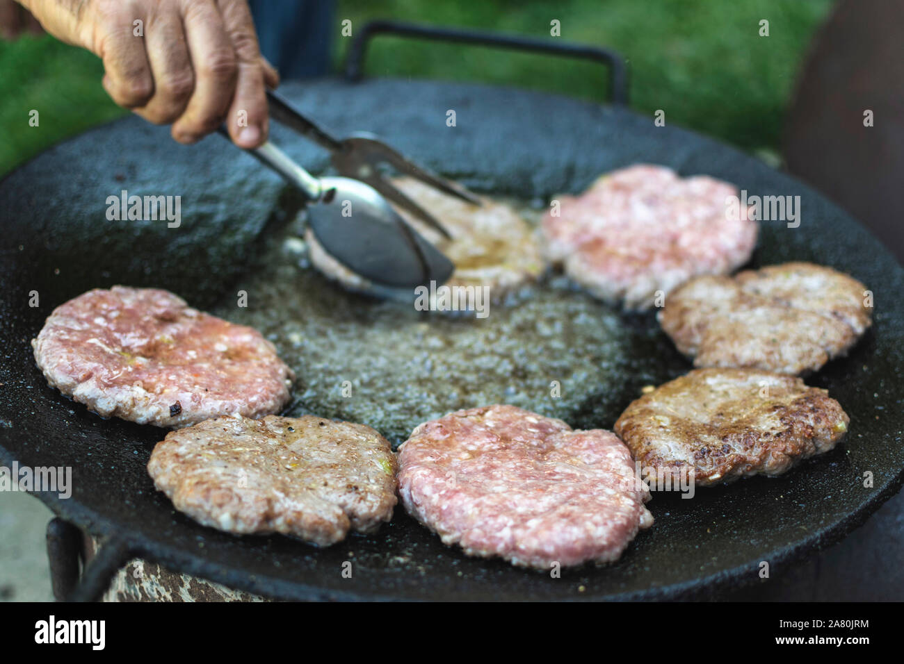 Undercooked beefburgers hi-res stock photography and images - Alamy