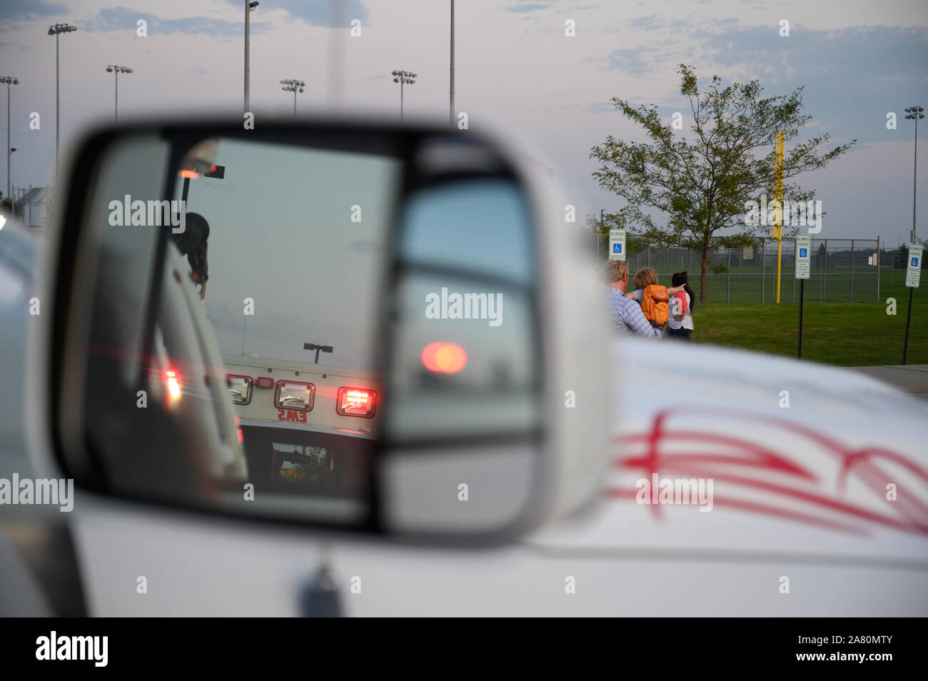 Police car lights mirror hi-res stock photography and images - Alamy