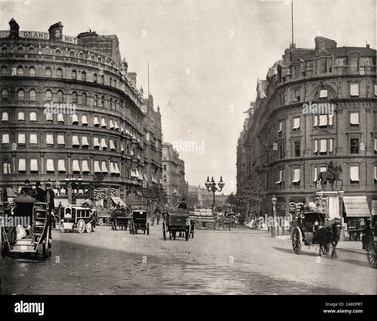 Grand buildings trafalgar square hi-res stock photography and images ...