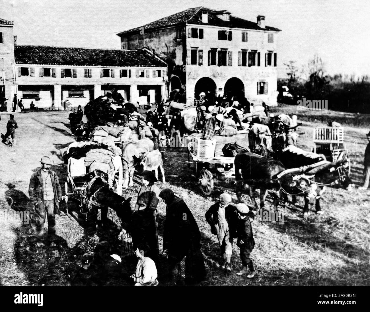 First world war italy civilians hi-res stock photography and images - Alamy