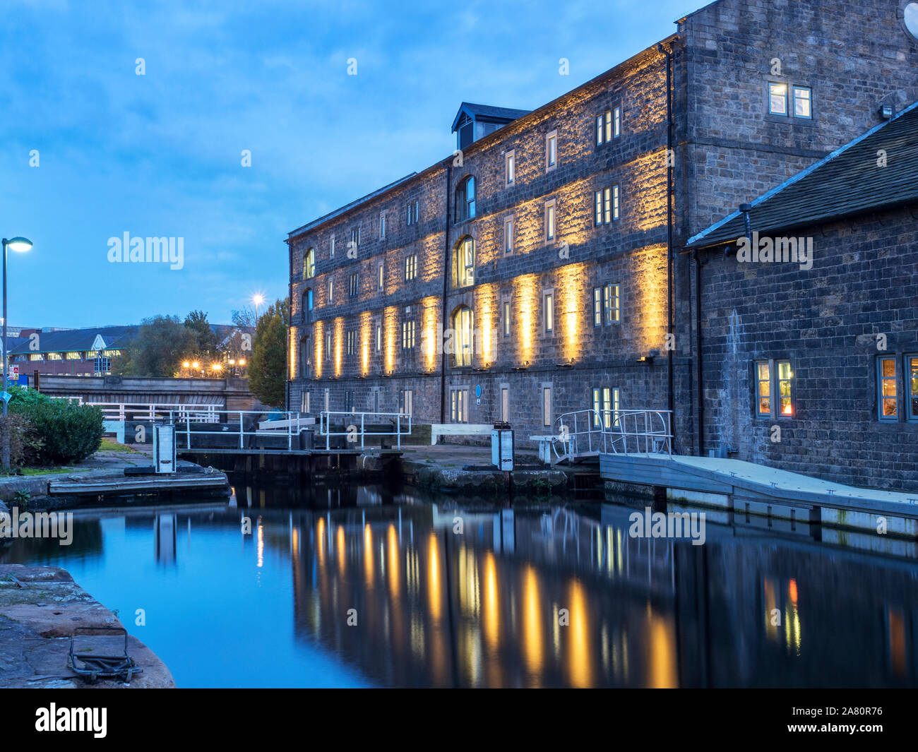 Old warehouse architecture hi-res stock photography and images - Alamy