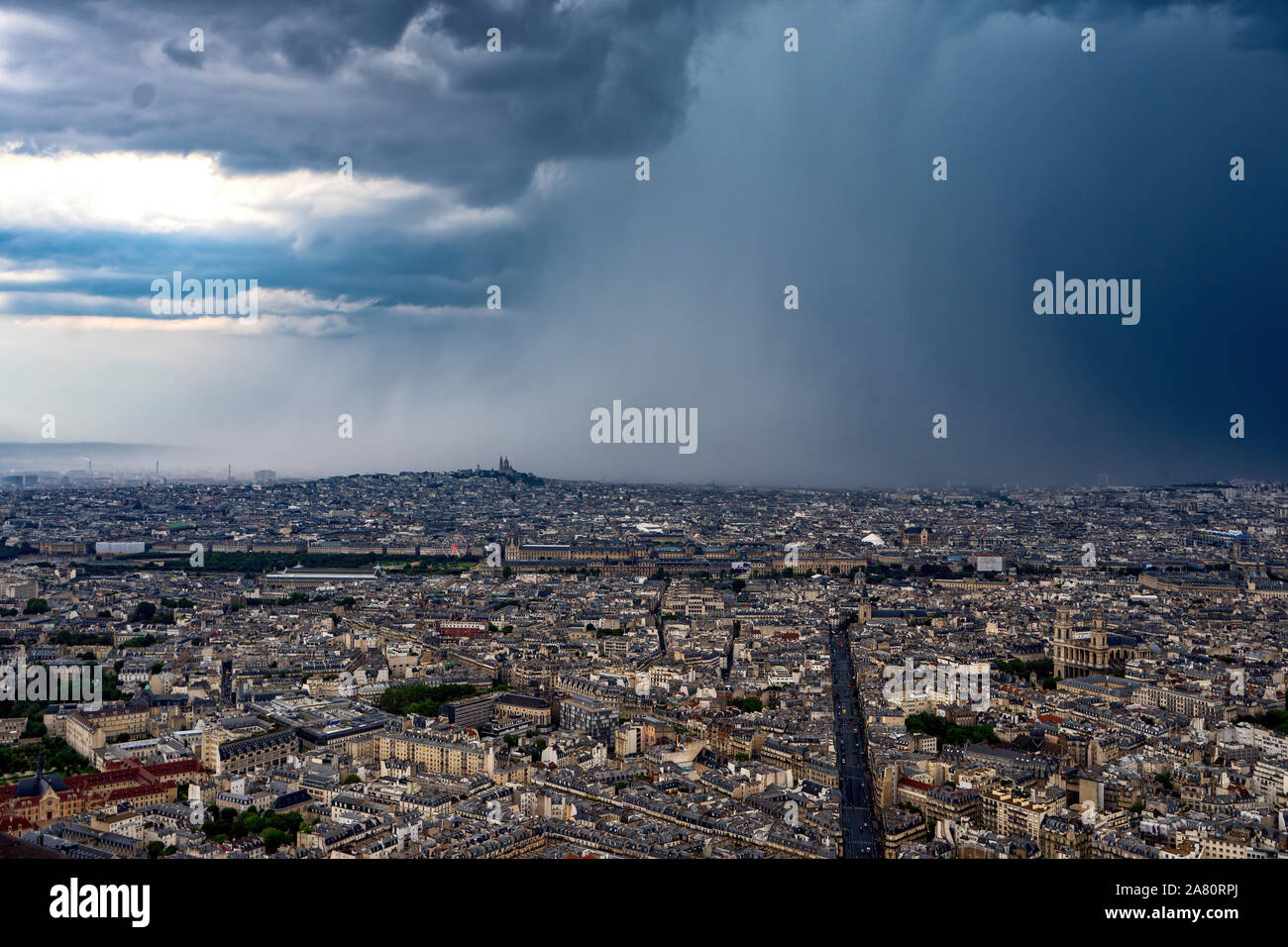 Paris skyline with eiffel tower rain hi-res stock photography and ...