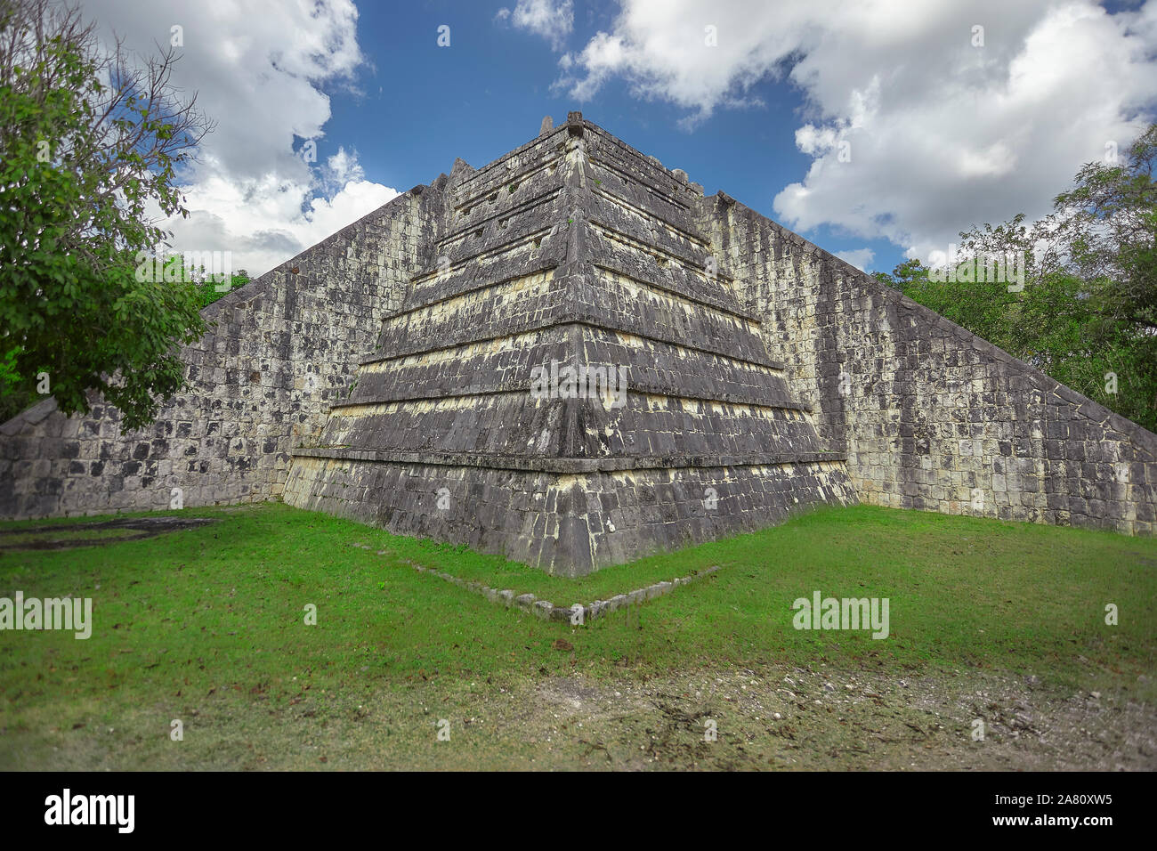 Side view of a pyramid Stock Photo - Alamy