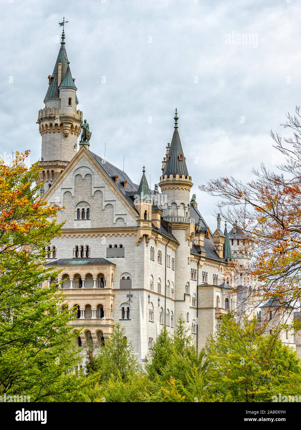 German castle medieval trees hi-res stock photography and images - Alamy