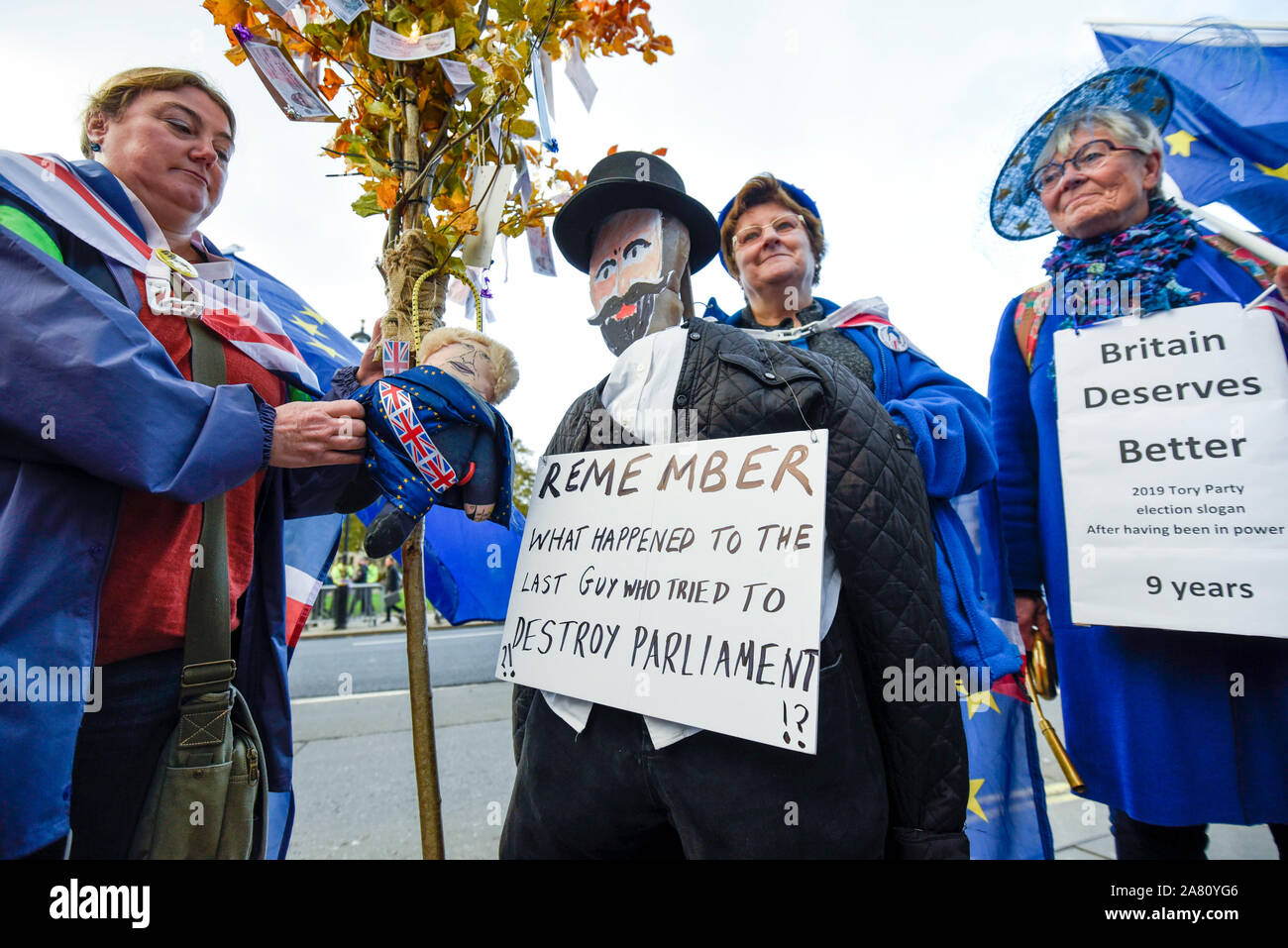 Guy fawkes day effigy hi-res stock photography and images - Alamy