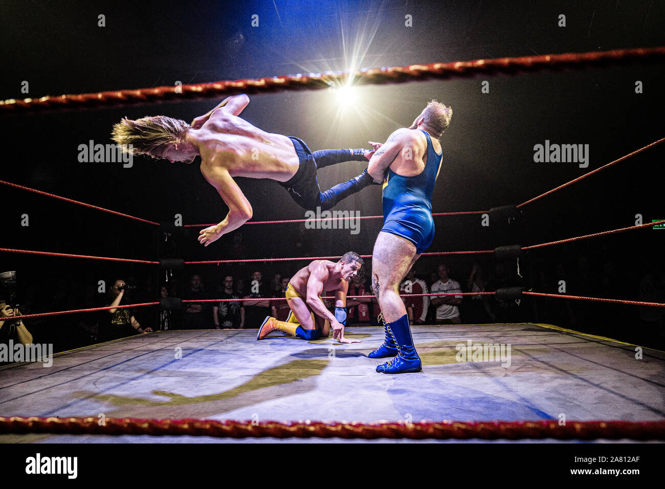 Bodyslam pro wrestling hi-res stock photography and images - Alamy
