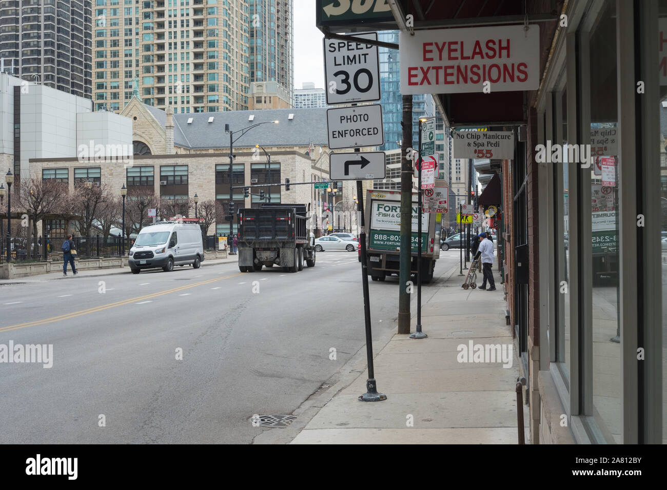 Chicago state street signs hi-res stock photography and images - Alamy