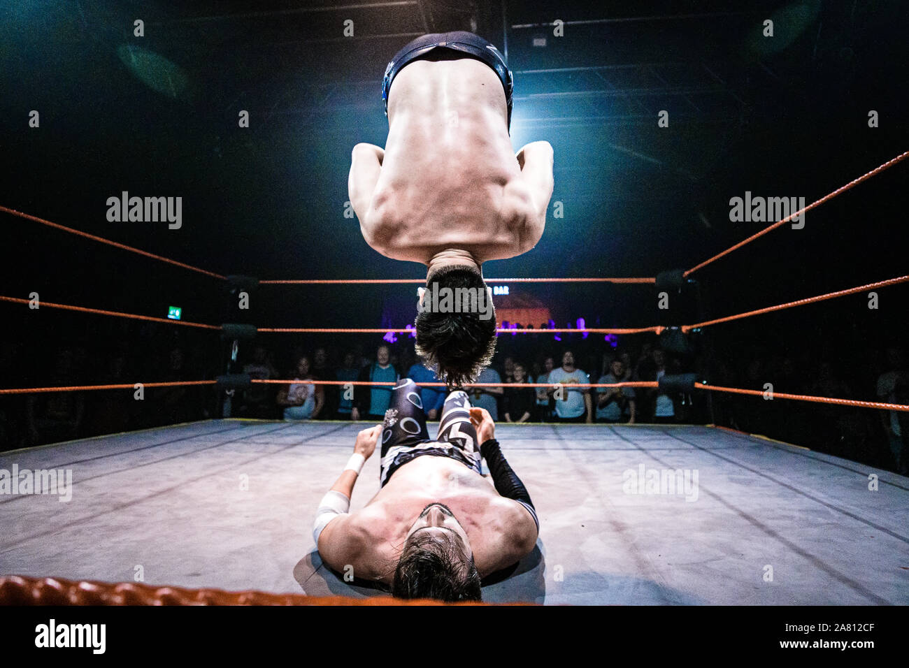 Bodyslam pro wrestling hi-res stock photography and images - Alamy