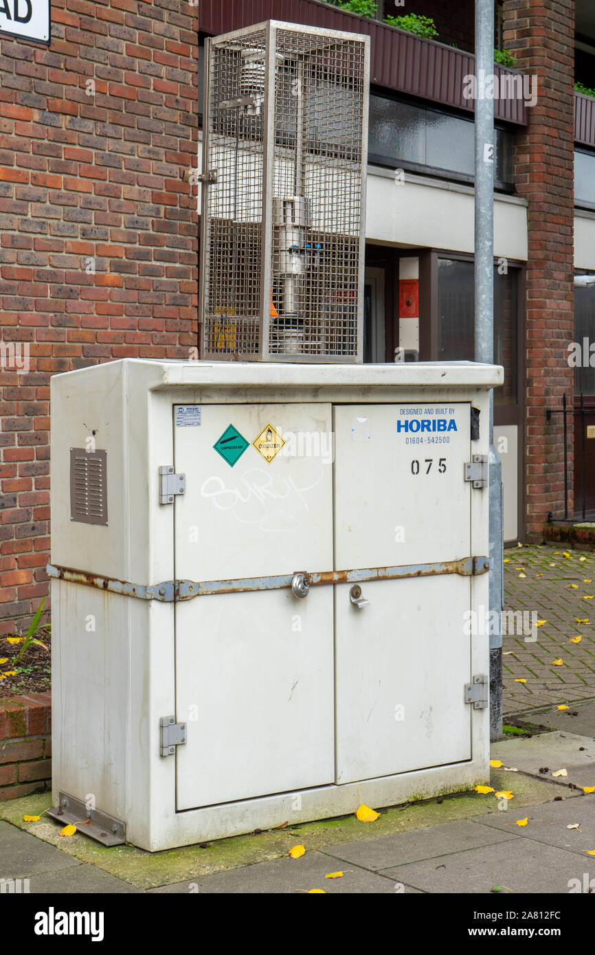 Weather reporting station hi-res stock photography and images - Alamy