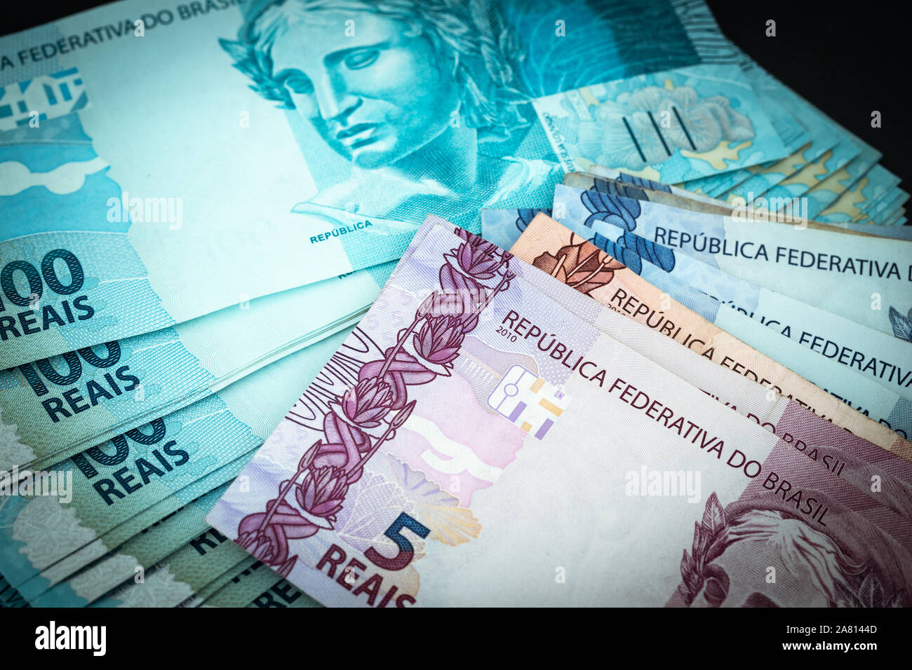 Brazilian money. reais banknotes Stock Photo - Alamy