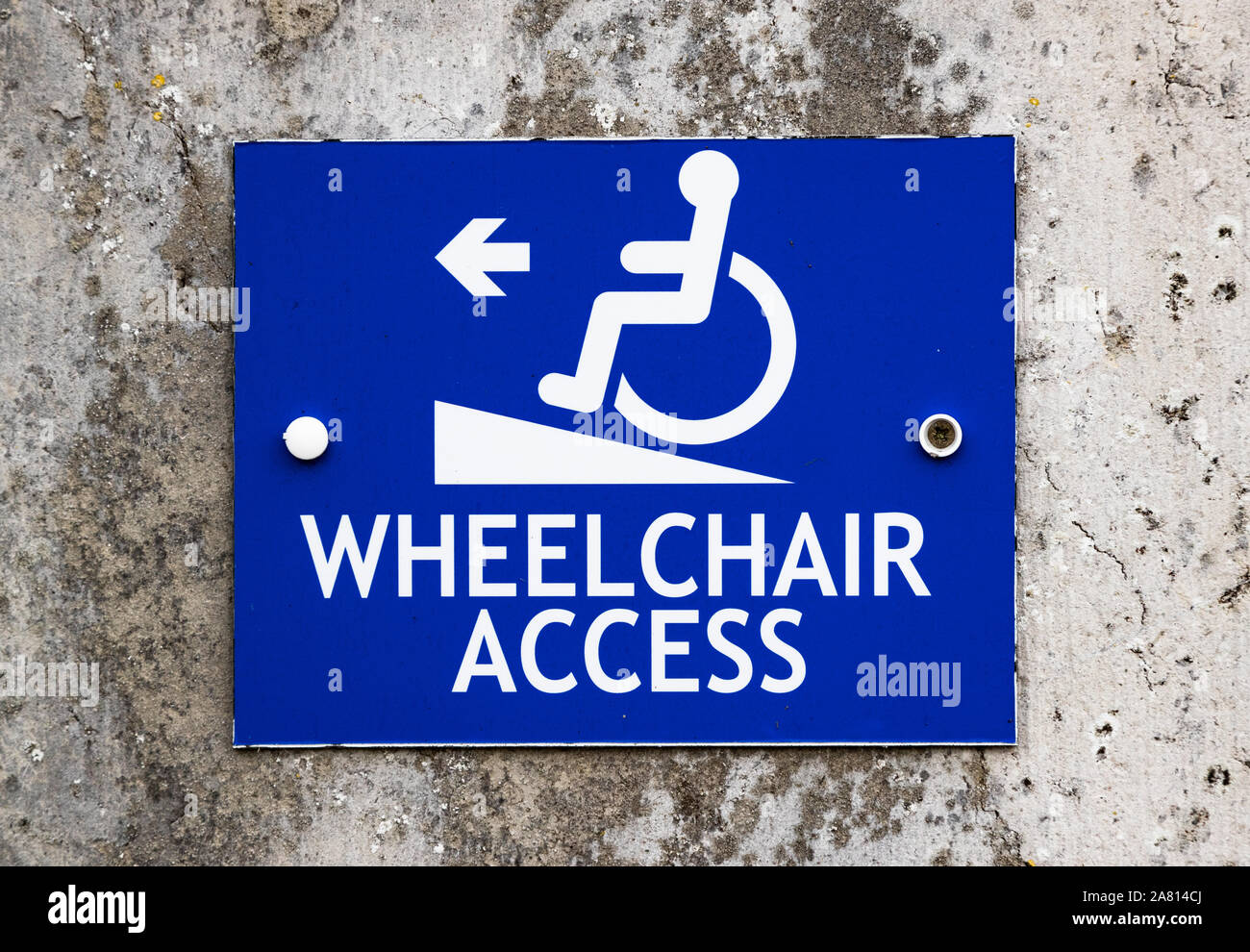 Wheelchair access sign hi-res stock photography and images - Alamy