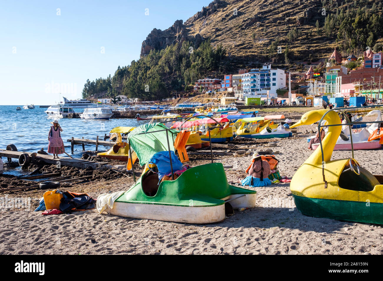 Duck shaped boats hi-res stock photography and images - Alamy