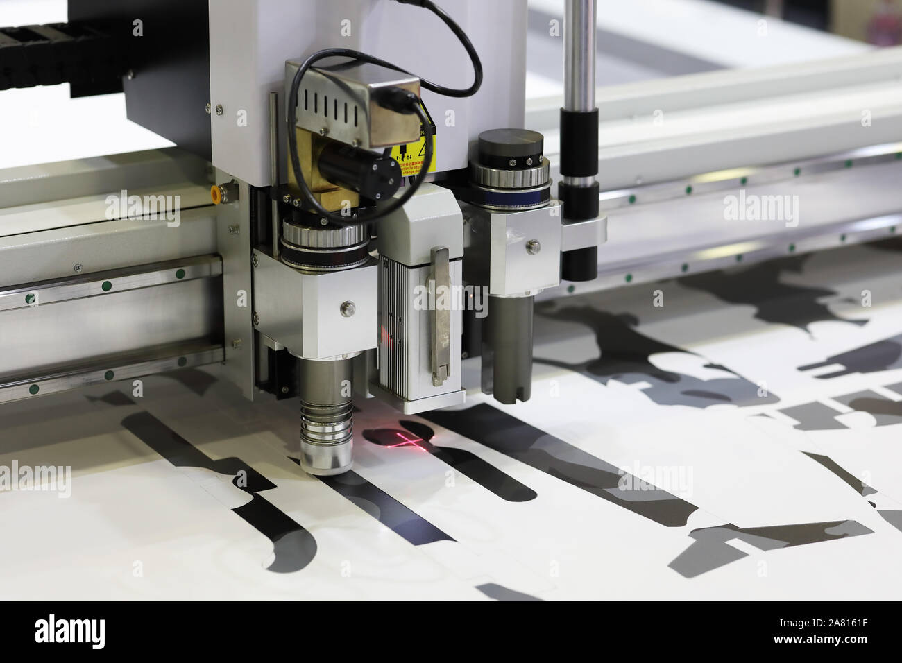 Modern digital flatbed cutting system for sheet or board materials ...