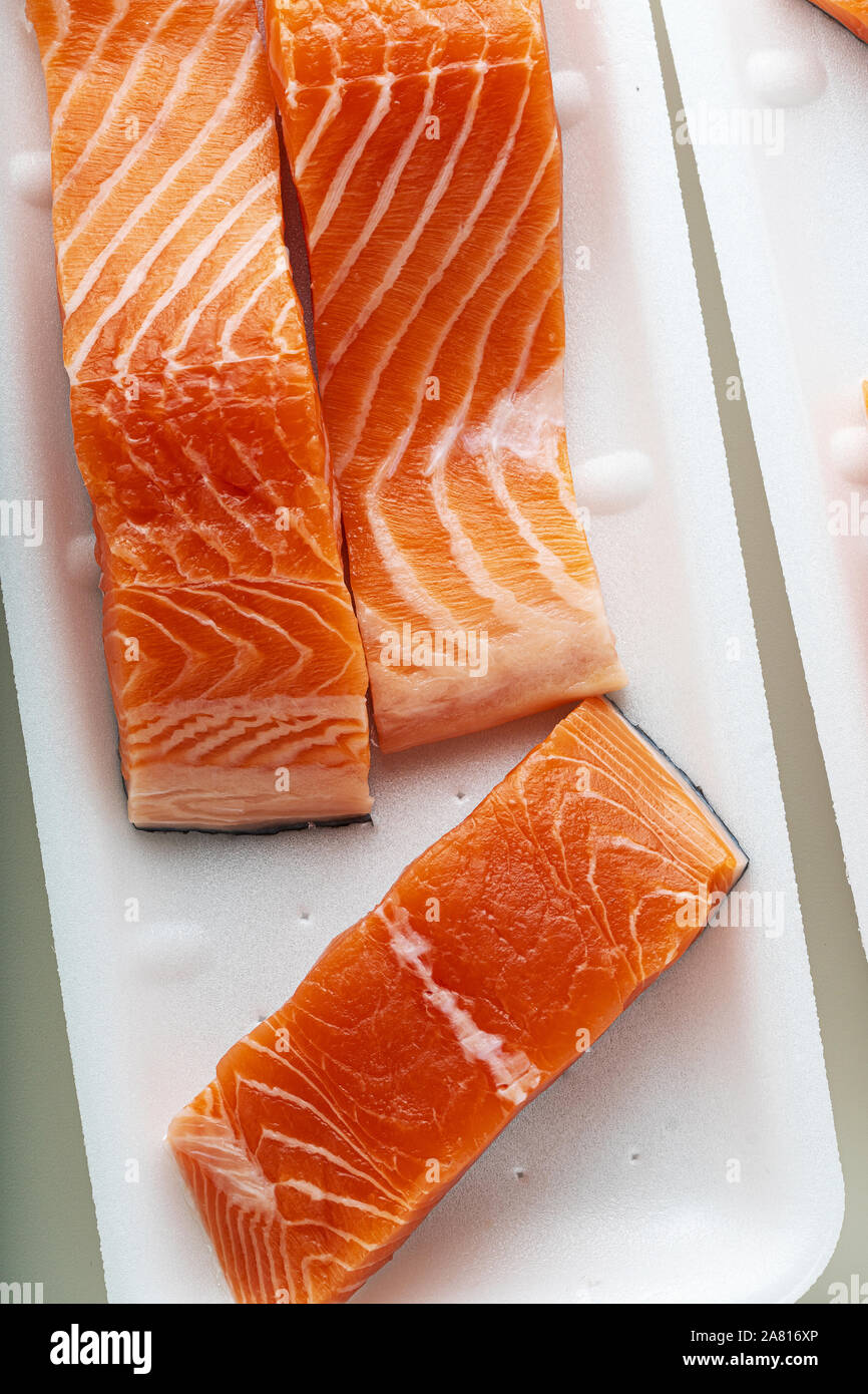 Cutting fish hi-res stock photography and images - Alamy