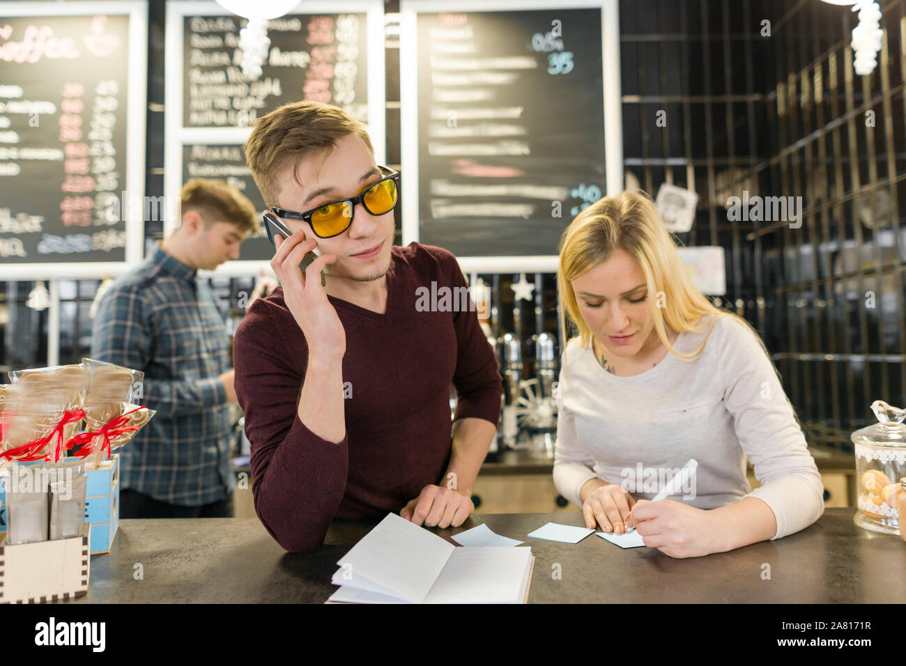 Bar employee hi-res stock photography and images - Alamy