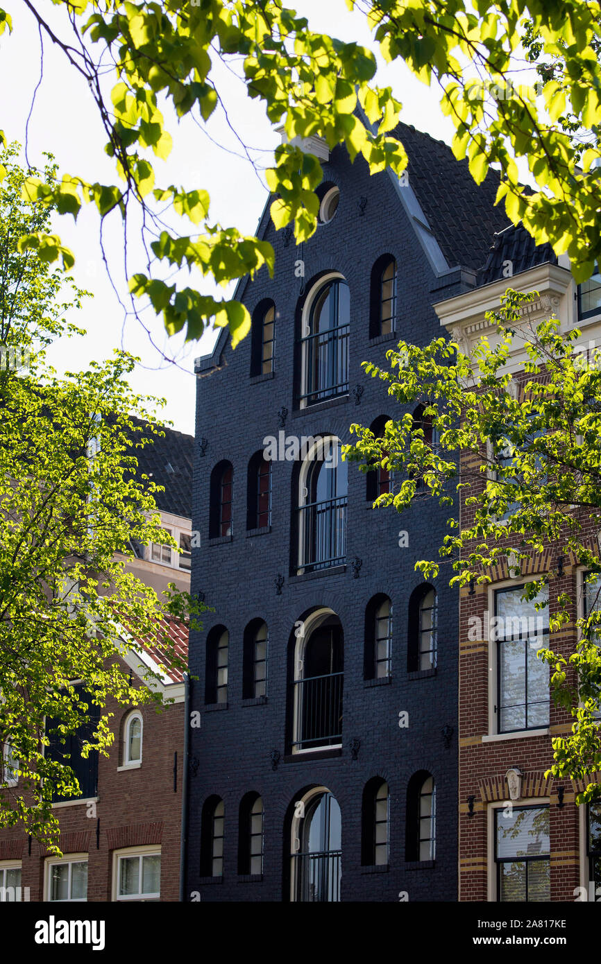 Dutch traditional style building hi-res stock photography and images ...