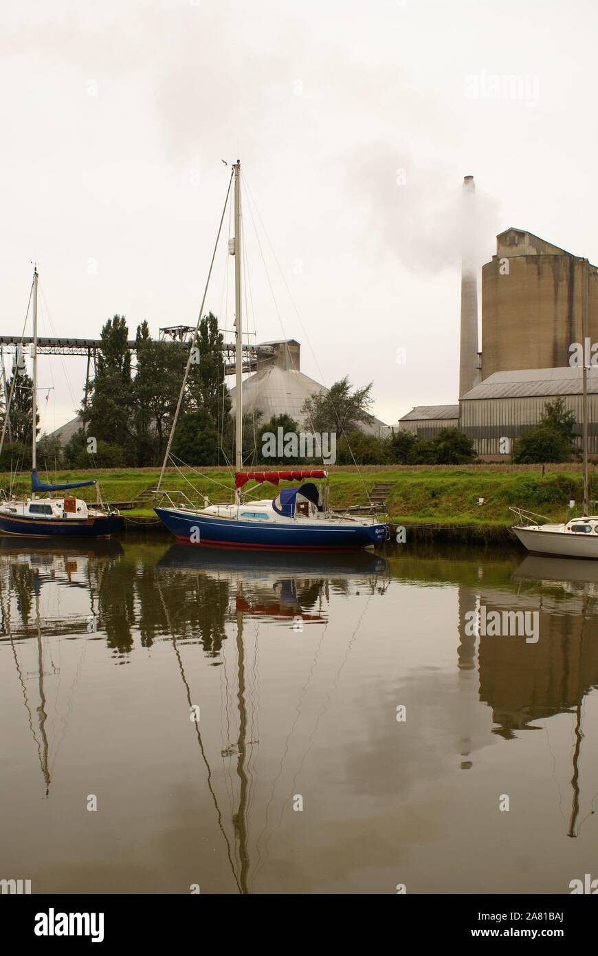 Rain alerts hi-res stock photography and images - Alamy