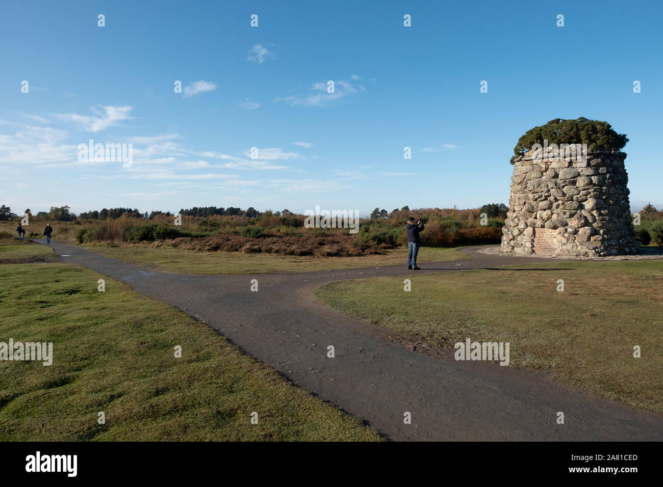 Culloden battlefield memorial cairn to remember the highlanders who ...
