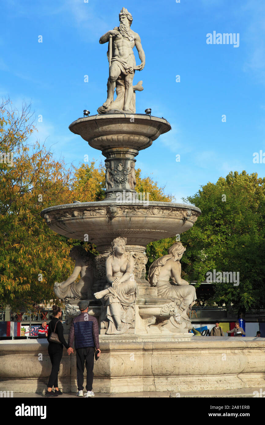 Budapest elisabeth square hi-res stock photography and images - Alamy