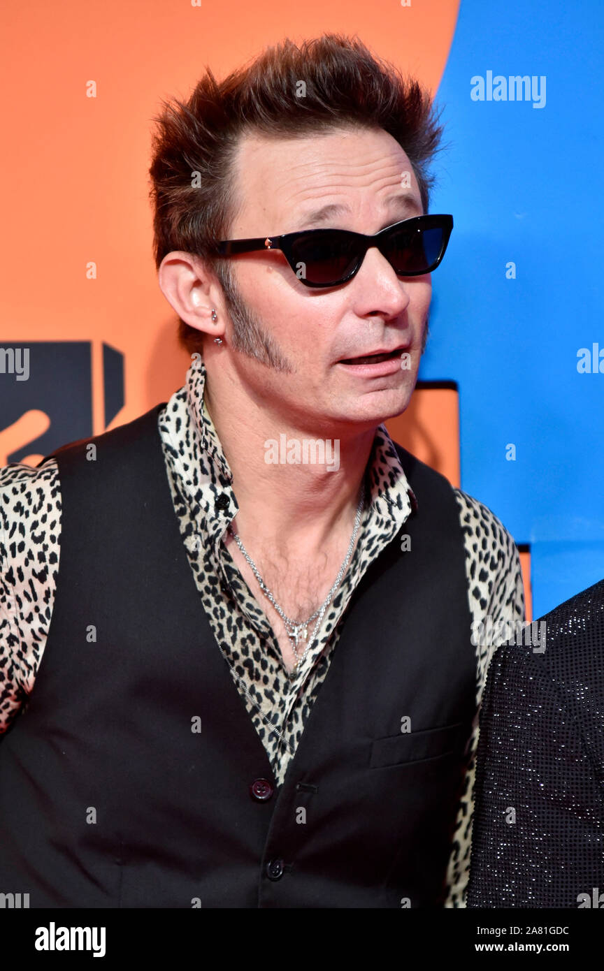 Mike dirnt musik hi-res stock photography and images - Alamy