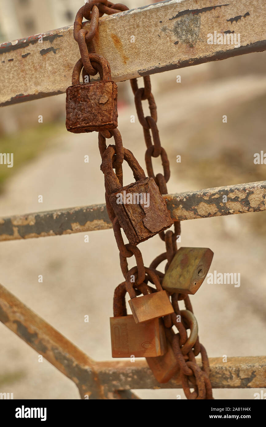 Abandonment symbol hi-res stock photography and images - Alamy