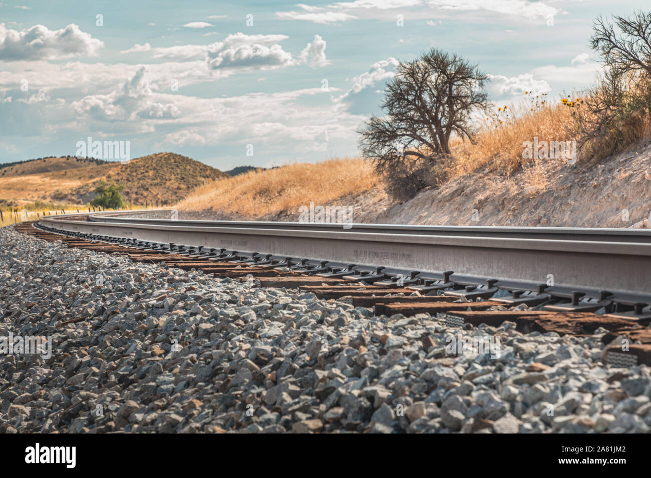 Curvy railroad track in Utah, USA - the way forward Stock Photo - Alamy