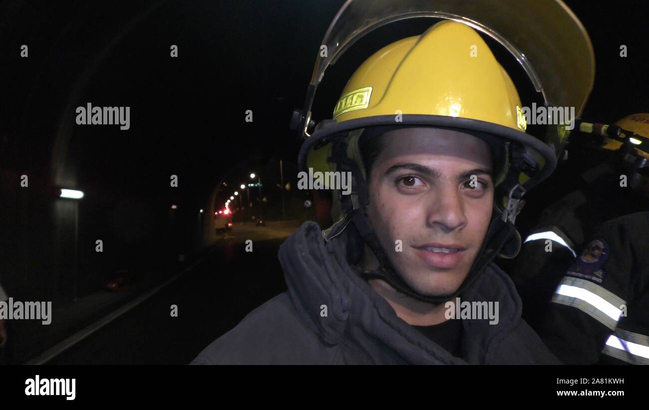 Firefighter uniform helmet who hi-res stock photography and images - Alamy