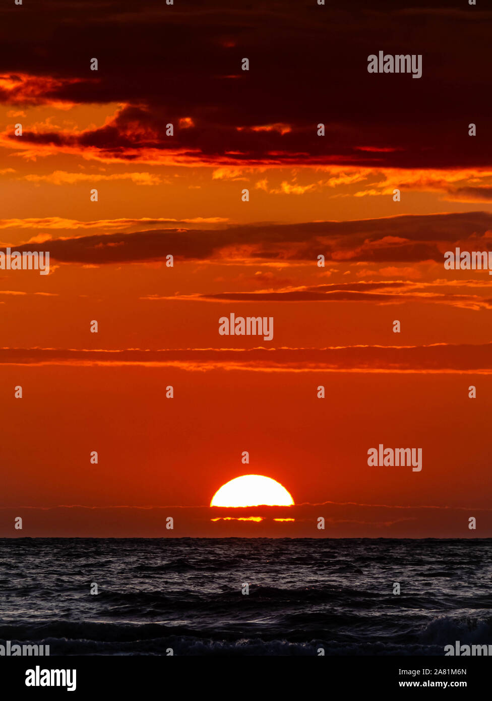 Family beach upright hi-res stock photography and images - Alamy