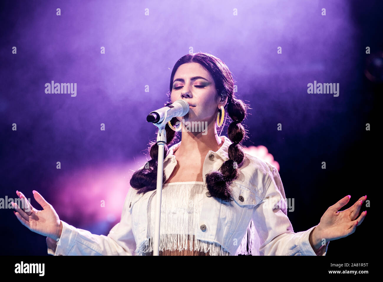 Marina singer hi-res stock photography and images - Alamy