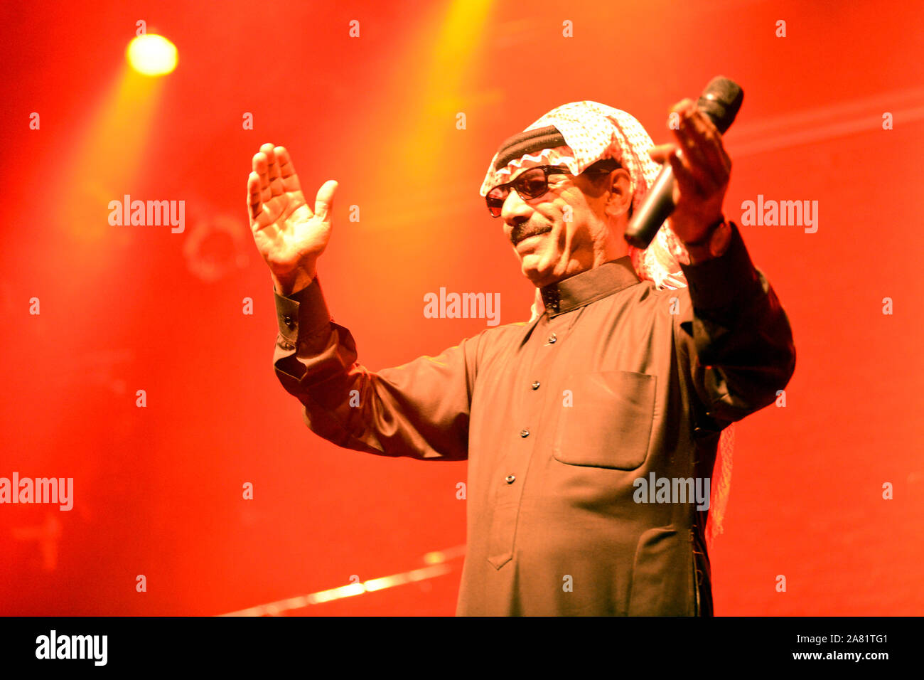 Syrian singer Omar Souleyman performing live Stock Photo - Alamy