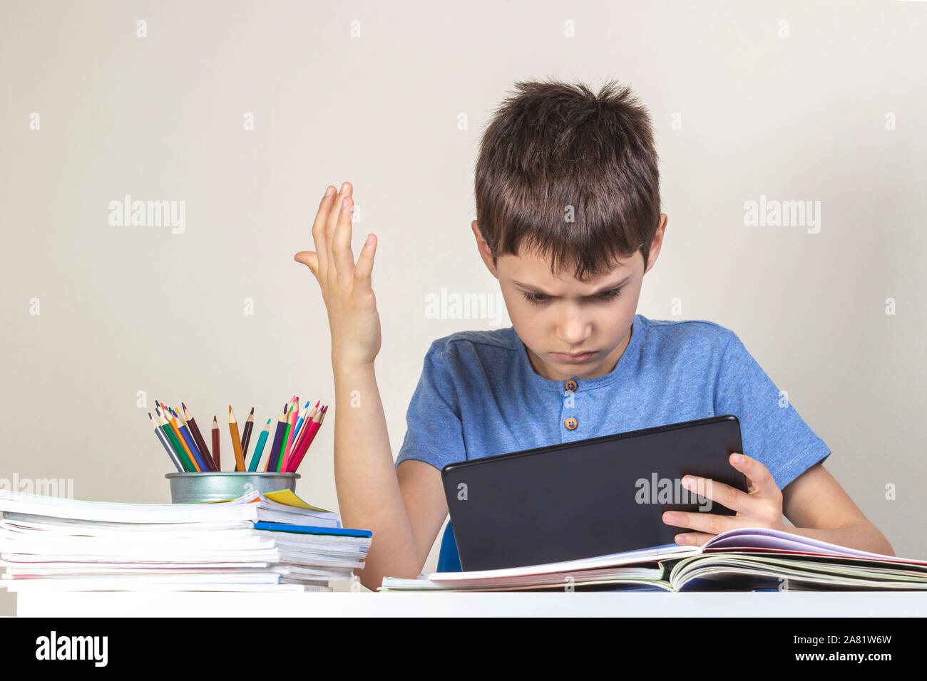 Confused gaming hi-res stock photography and images - Alamy