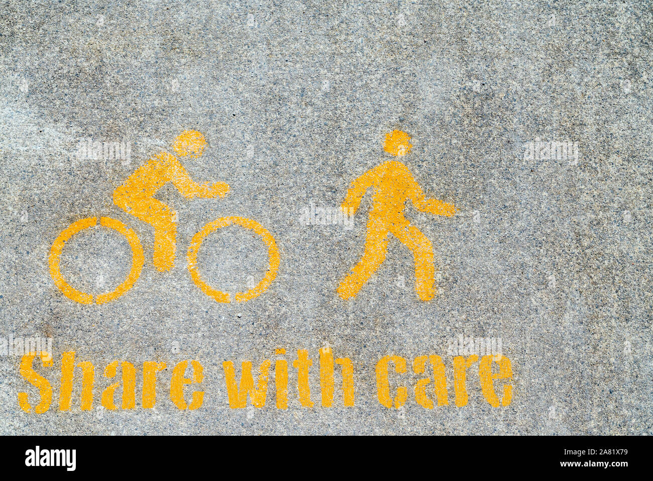Shared use path sign hi-res stock photography and images - Alamy
