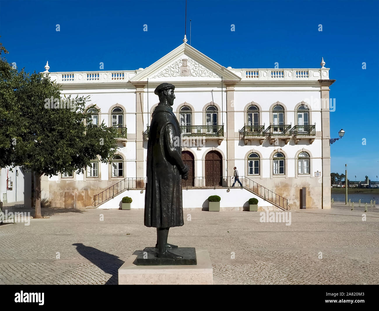 Pedro nunes statue hi-res stock photography and images - Alamy