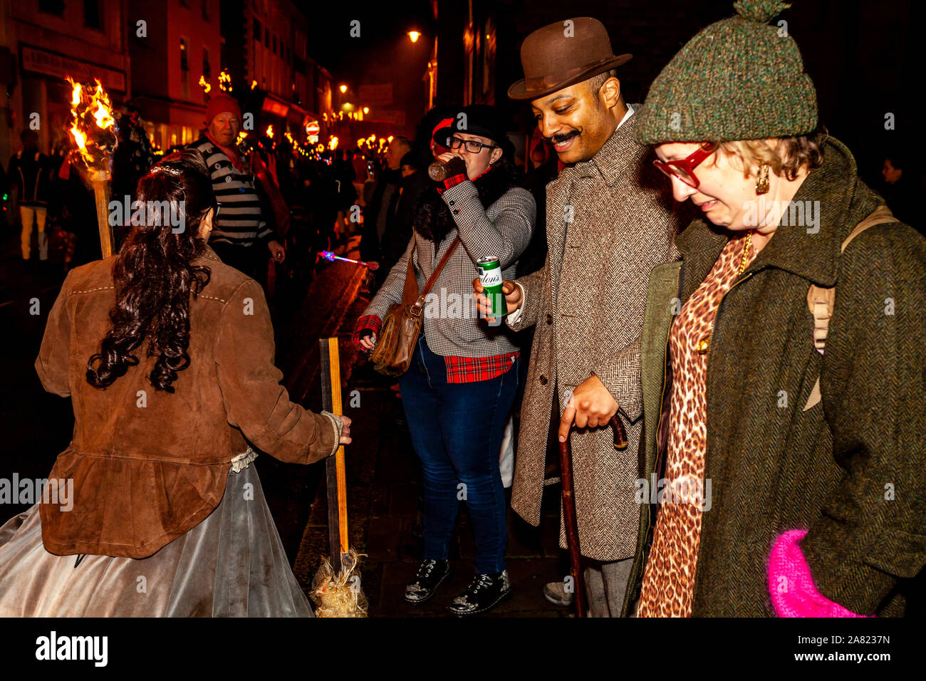 Bonfire 5th hi-res stock photography and images - Alamy
