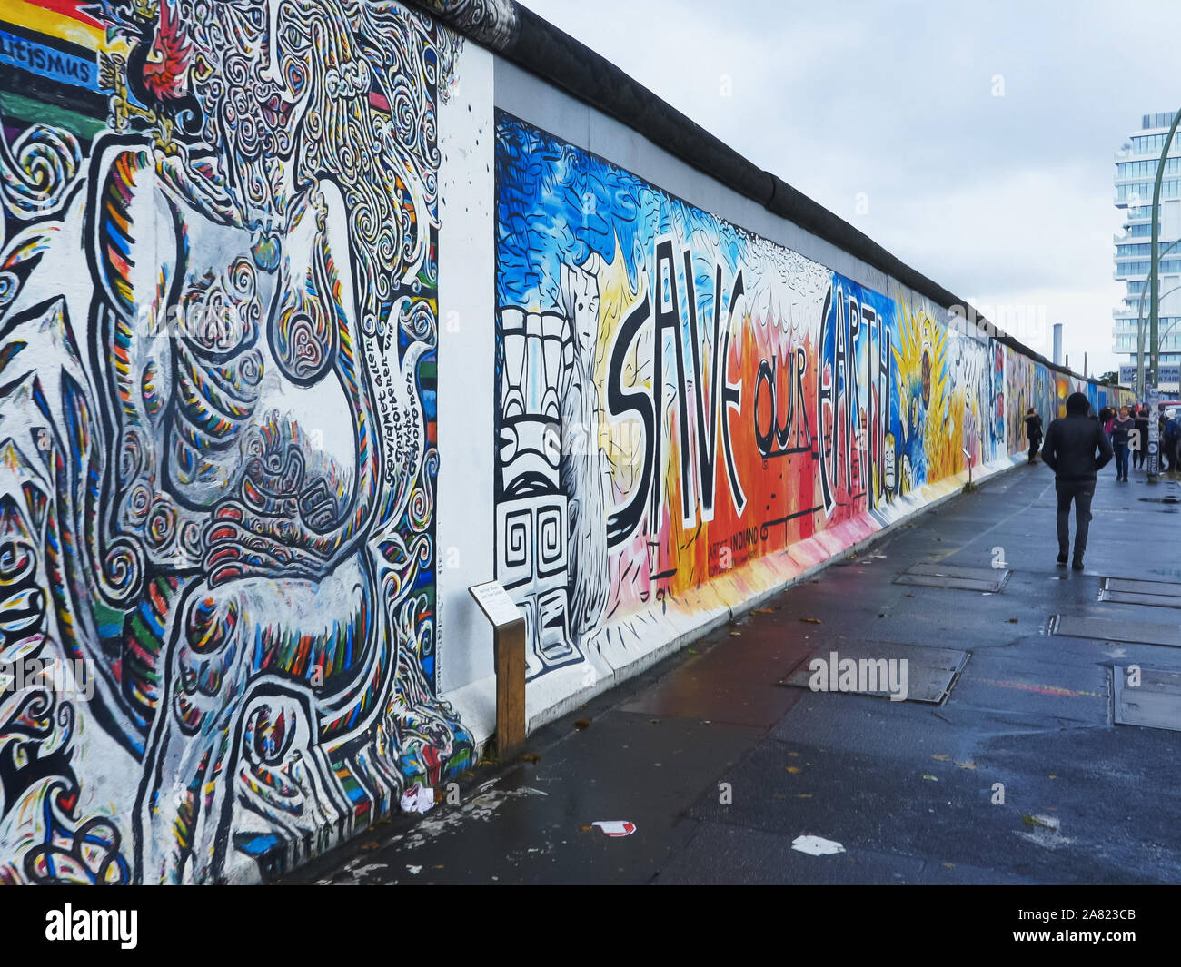 BERLIN, GERMANY OCTOBER, 6, 2017: colorful section of the berlin wall ...