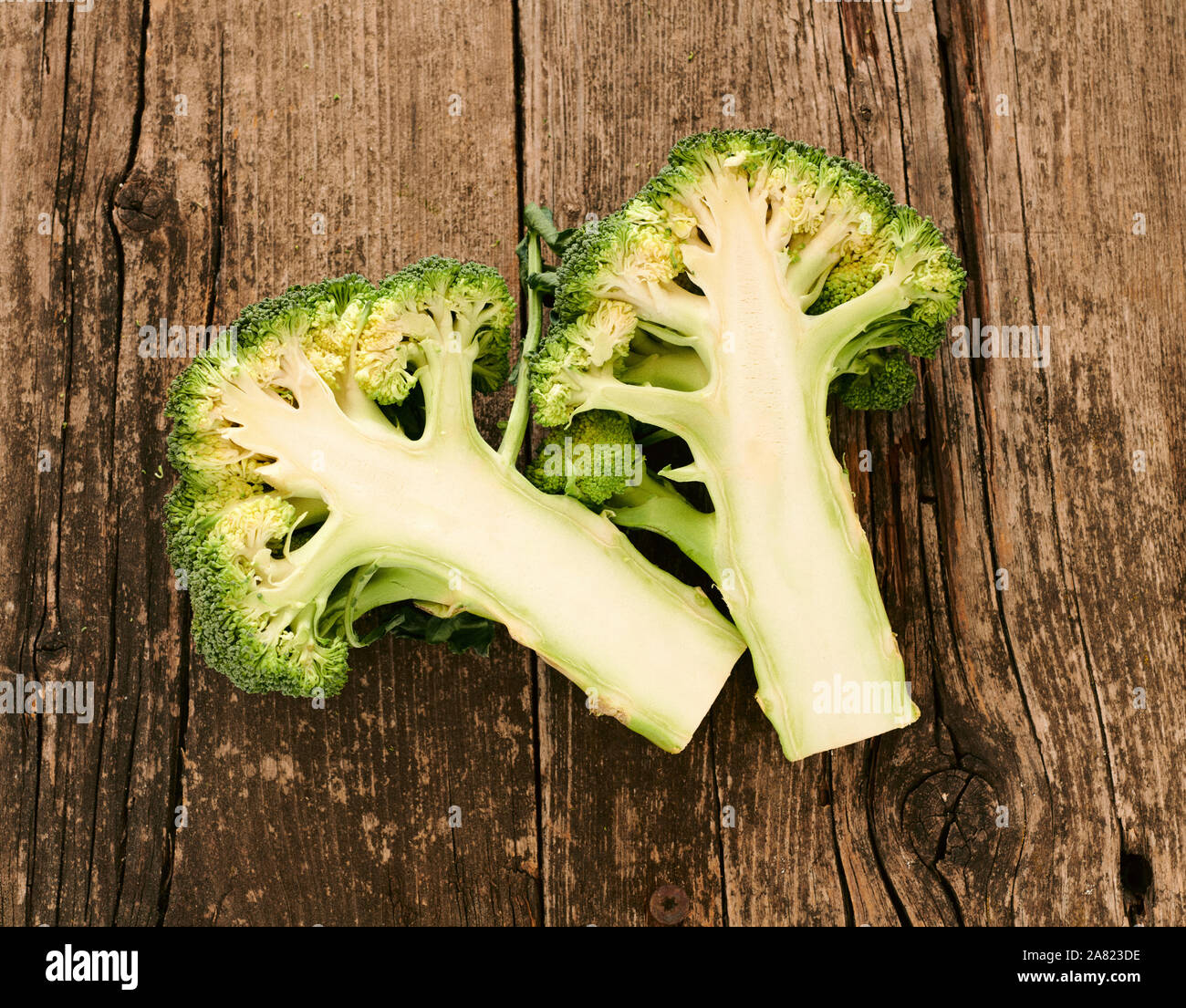 Broccoli cut in half hi-res stock photography and images - Alamy