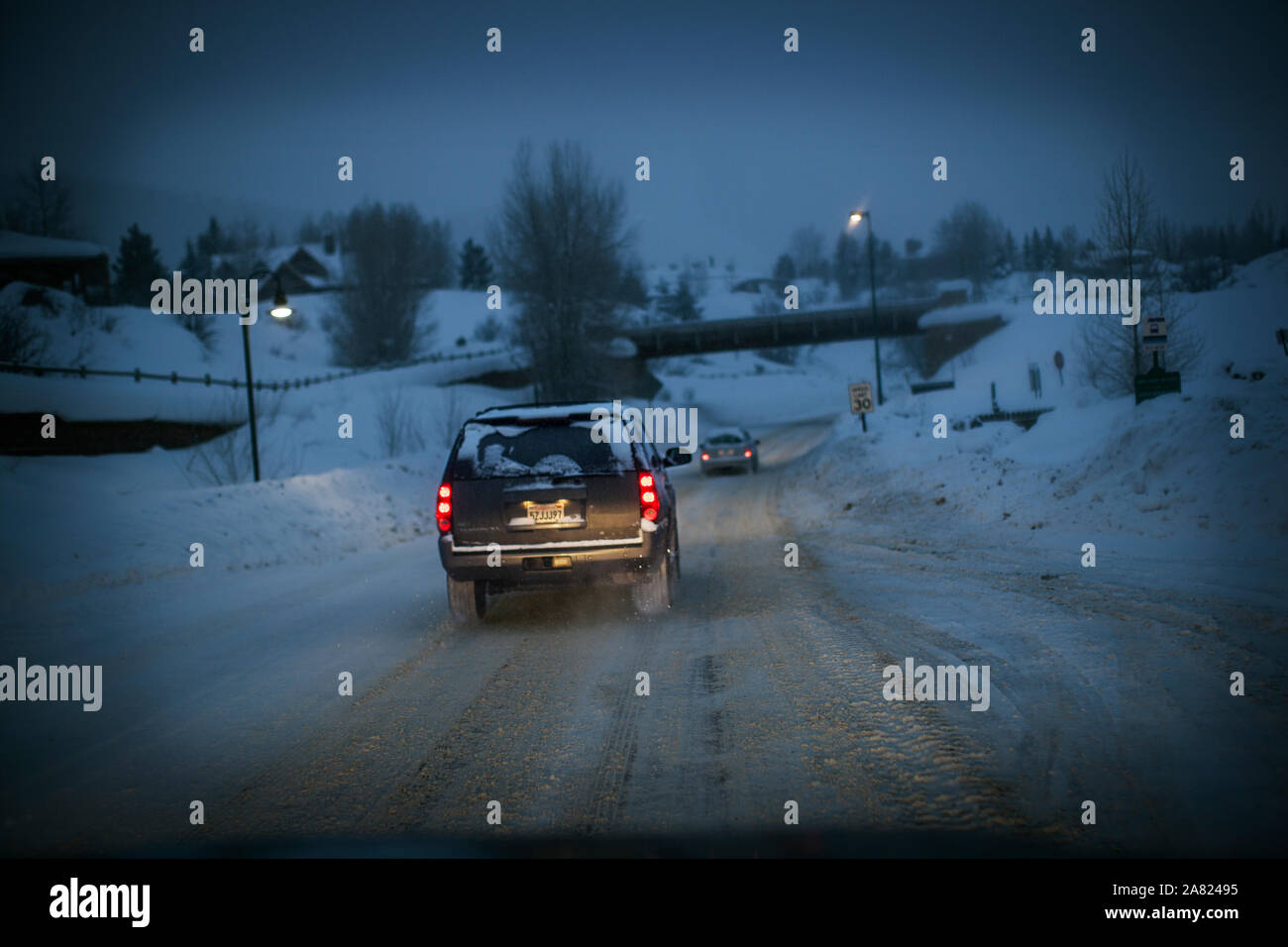 Car night driving outside hi-res stock photography and images - Alamy