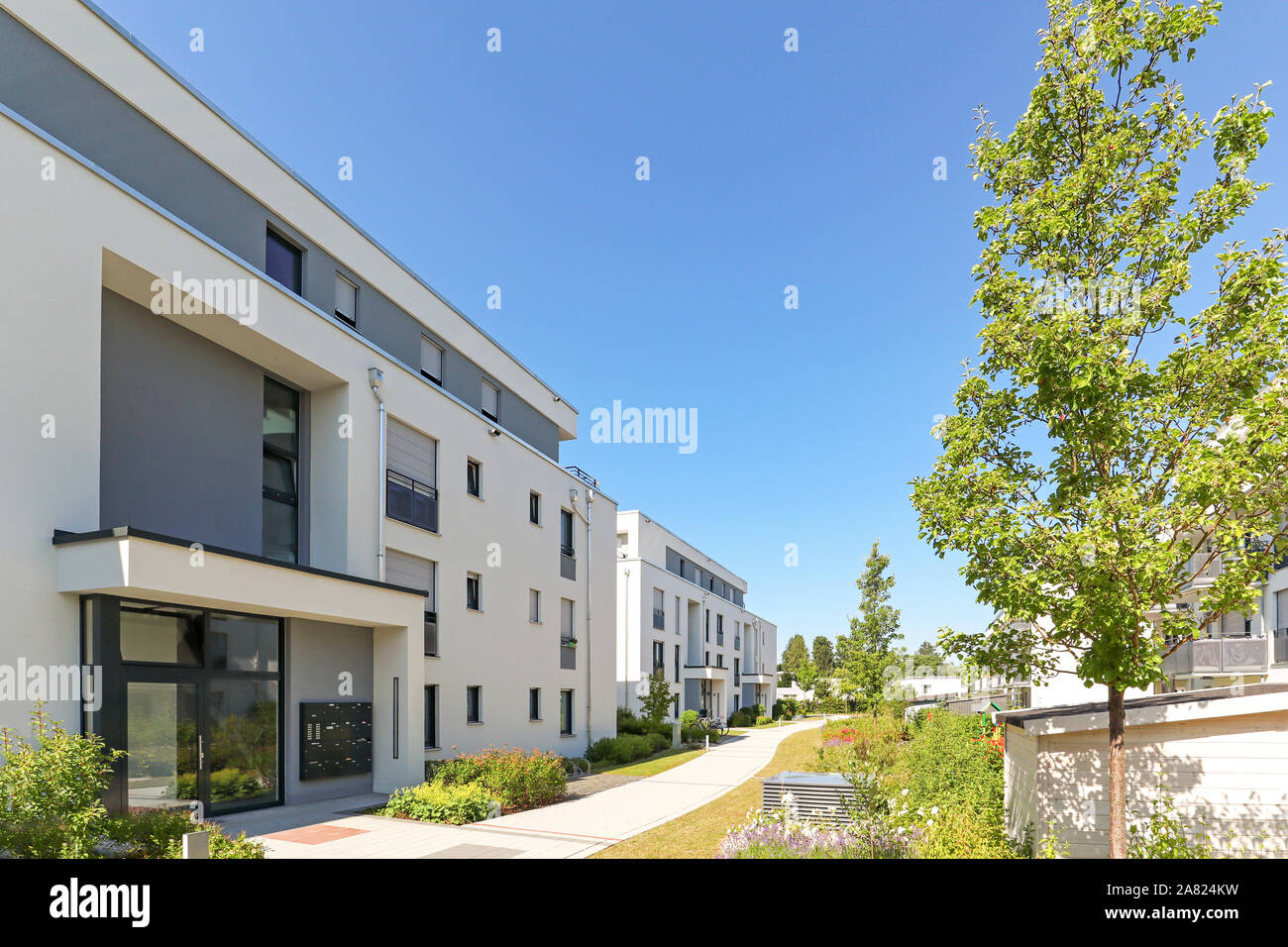 Residential area with apartment buildings in the city Stock Photo - Alamy