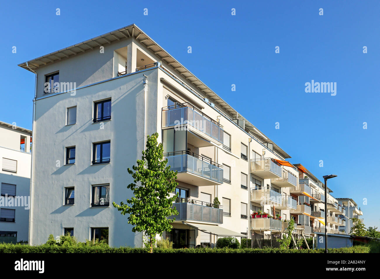 Residential area with apartment buildings in the city Stock Photo - Alamy