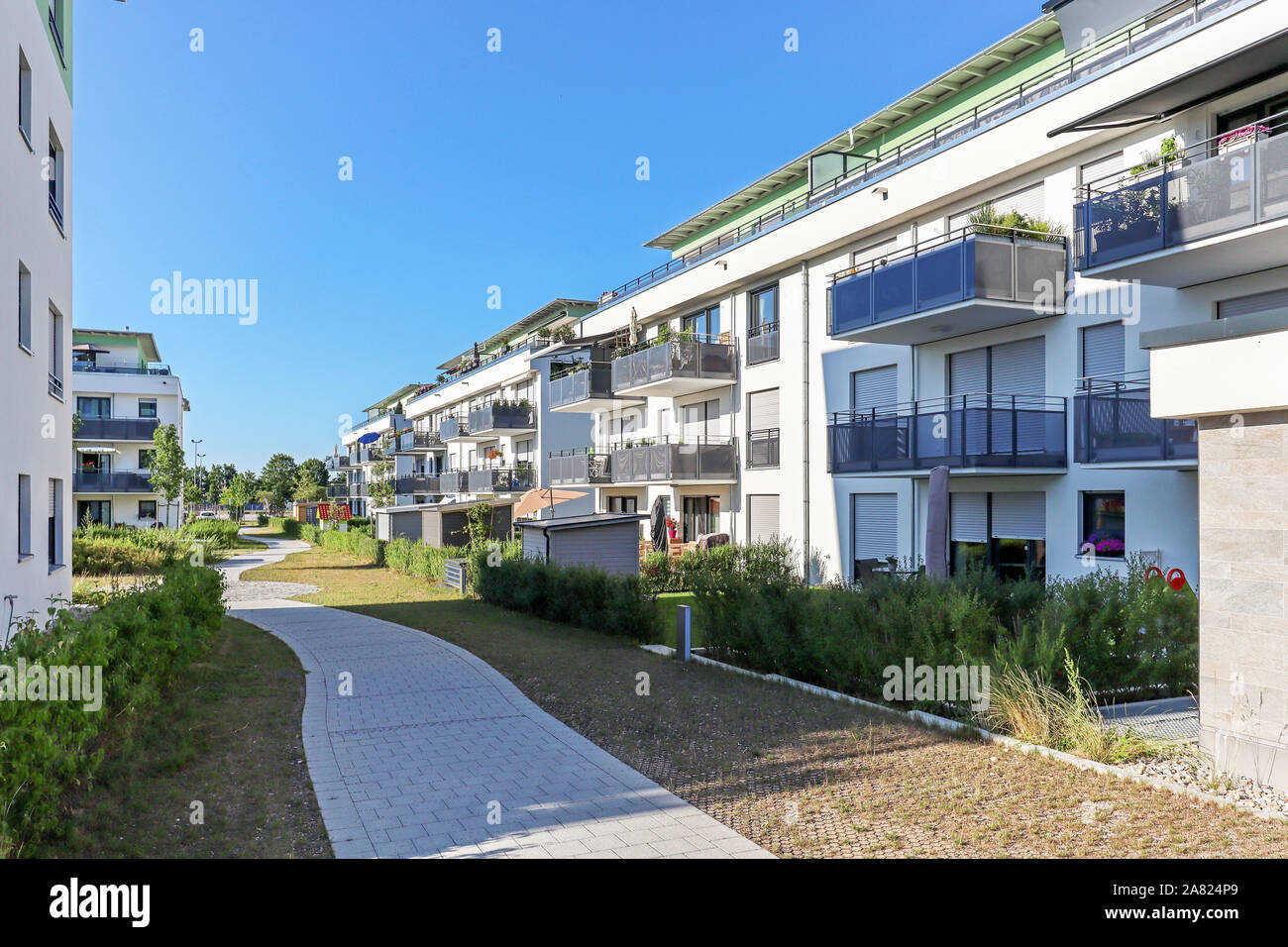 Residential area with apartment buildings in the city Stock Photo - Alamy