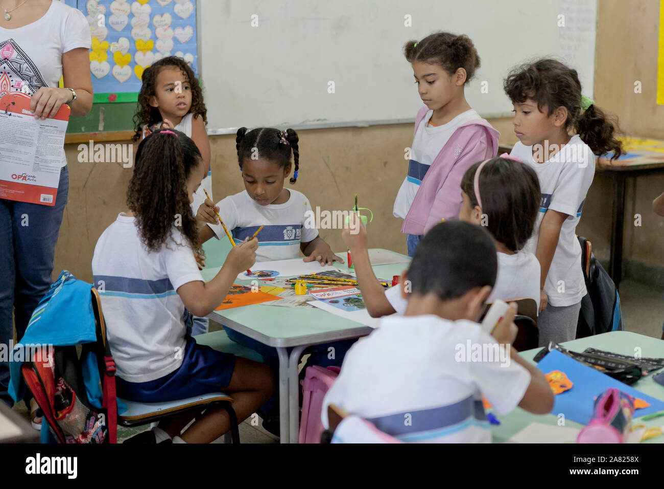 Girls classroom peers hi-res stock photography and images - Alamy