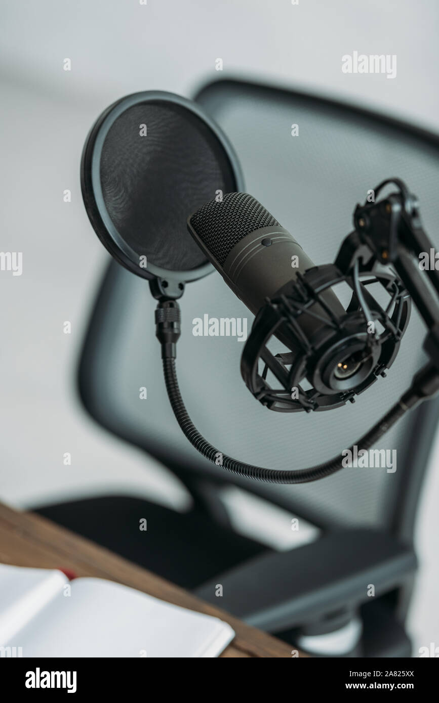 Membrane microphone hi-res stock photography and images - Alamy